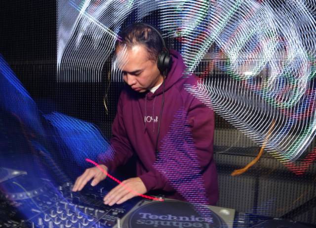 绝对世界绝对无界！陈冠希主理潮牌 CLOT 与 ABSOLUT 跨界狂欢 - 数英