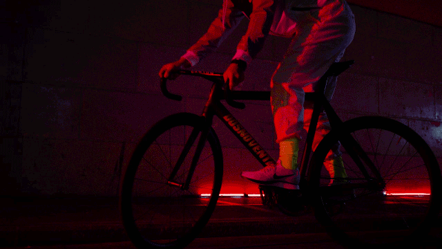 全新 Nike City Fast 绝尘全城：穿梭于都市间的“新、简、快” - 数英