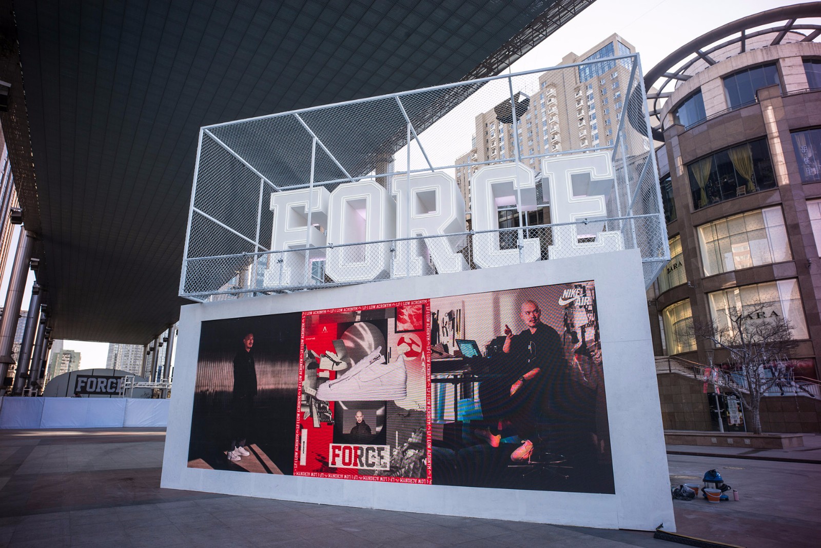 Nike “Projection Mapping” 线下装置，愿FORCE与你同行！ - 数英