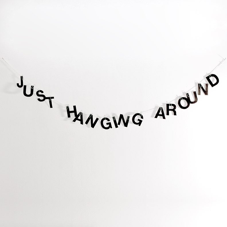 他的文字设计藏着许多简化的小心思，够丧够有趣！ - 数英