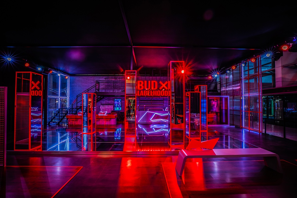 BUD × LABELHOOD ： 当啤酒入侵艺术…… - 数英