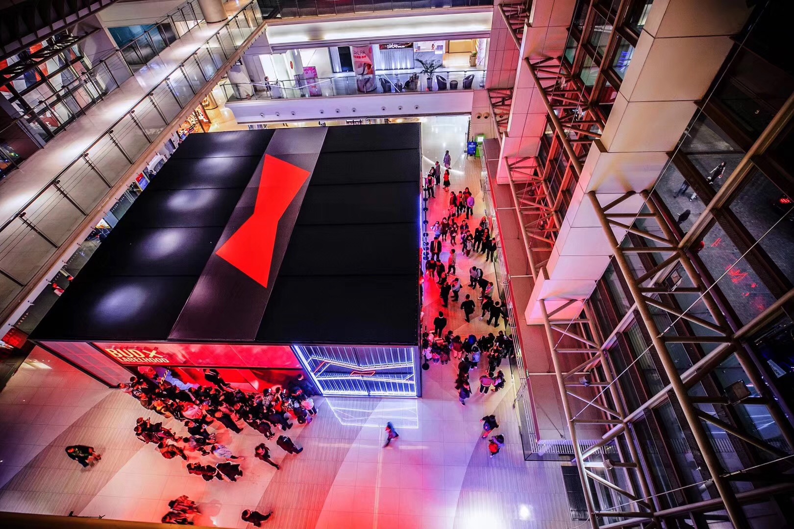 BUD × LABELHOOD ： 当啤酒入侵艺术…… - 数英