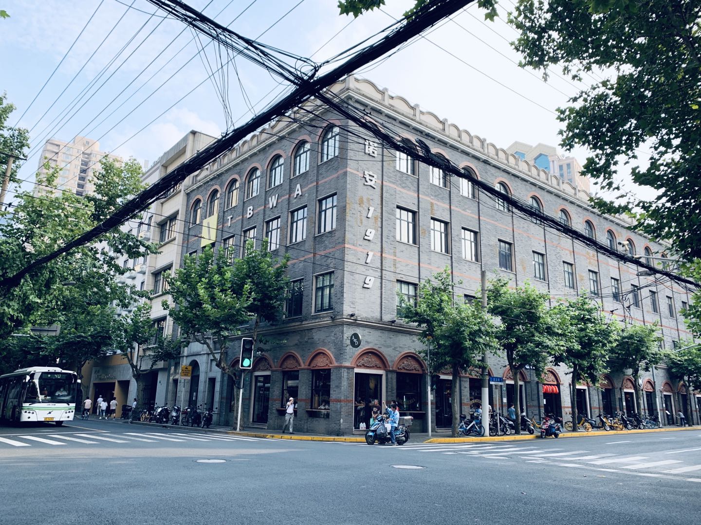 专访 BMW×TBWA：玩飞了的宝马，凭什么赢下戛纳金狮？ - 数英