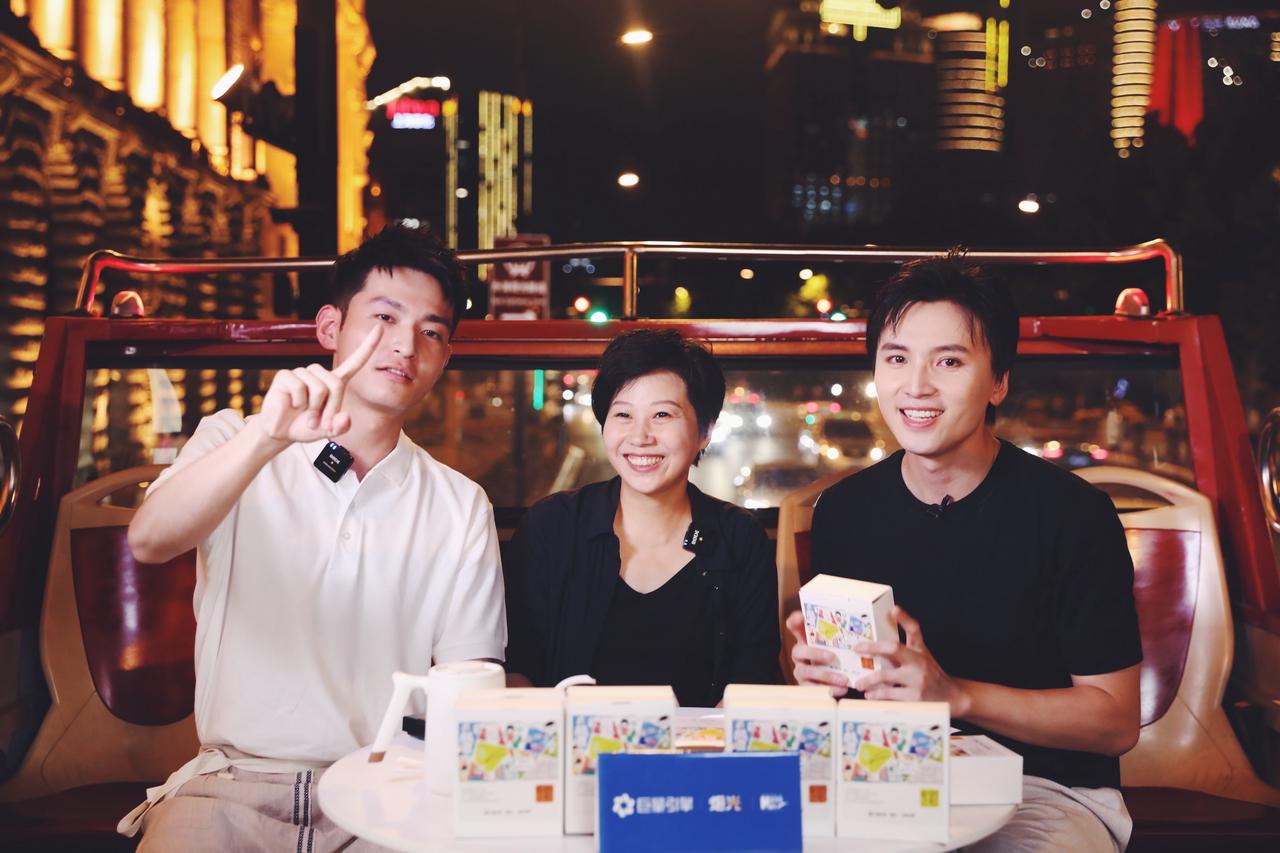 巨量引擎《炬光》：穿越5000公里，与万千本地商家一起去把光打开 - 数英