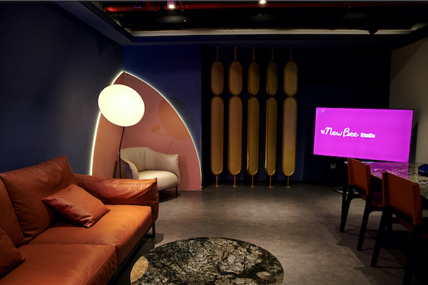 全国首家奢配片场NEWBEE STUDIO开业，重新定义片场标准！ - 数英