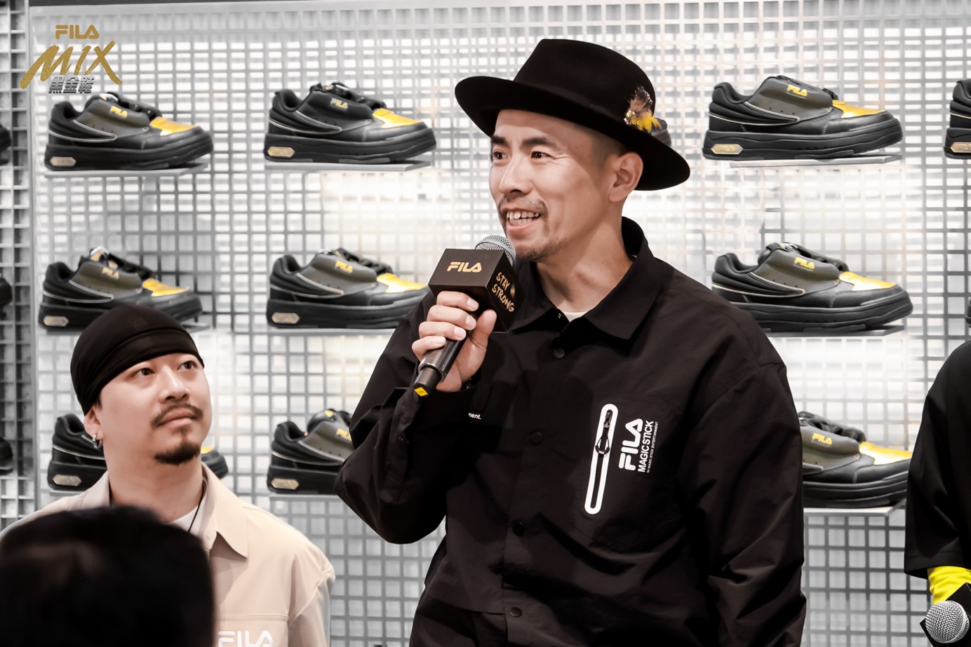 FILA×舞者ACKY：FILA MIX 黑金鞋发售，欢迎来到Popping World - 数英