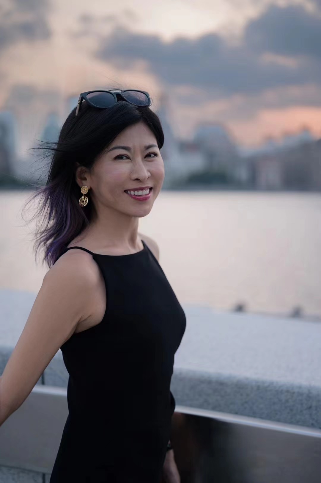 对话Olga吴美君：58岁新晋网红，还是那个踢不烂的女人 - 数英