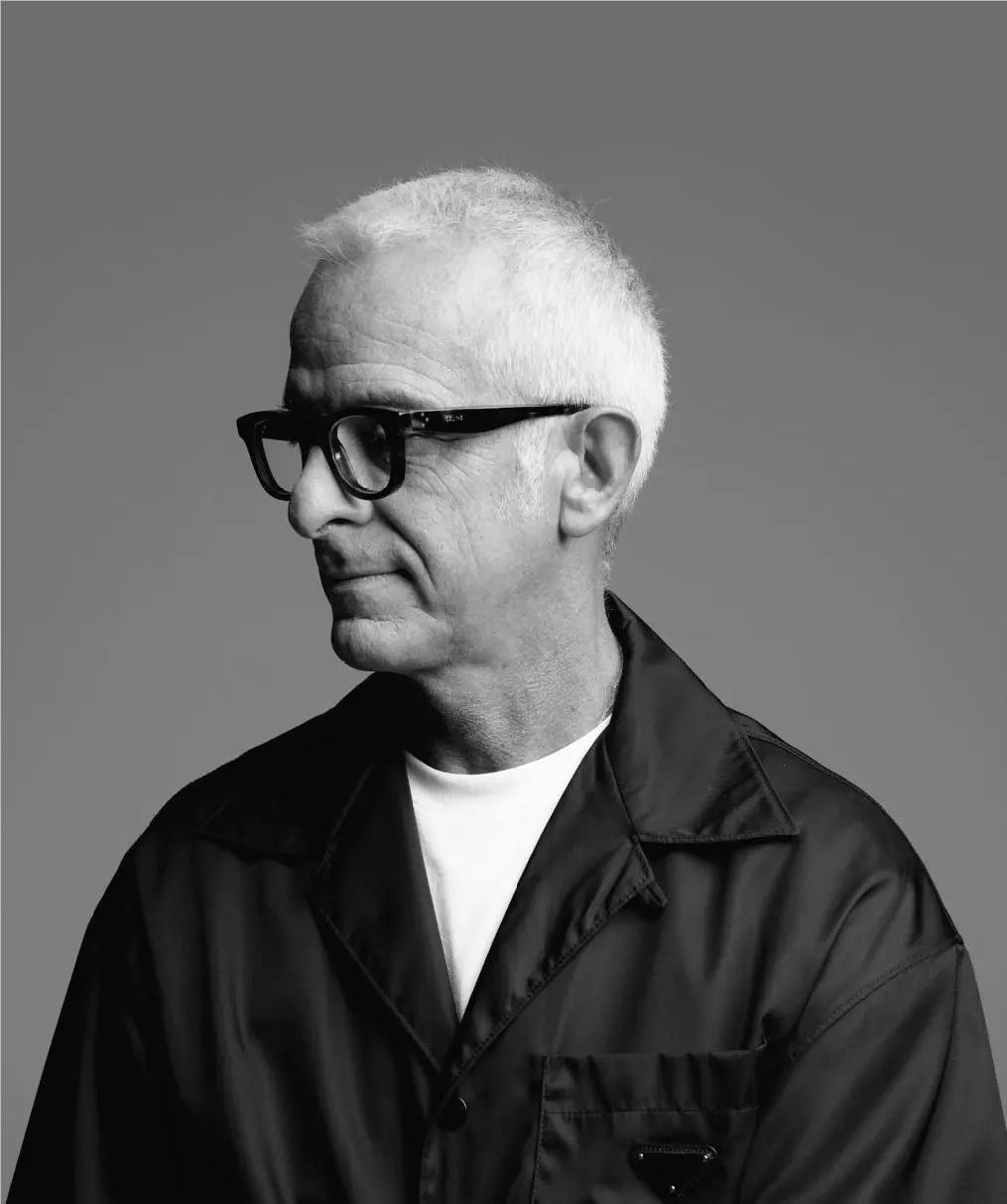 IP合作｜HLA PLUS x SANDRO，破界触创时尚科技羽绒服 - 数英