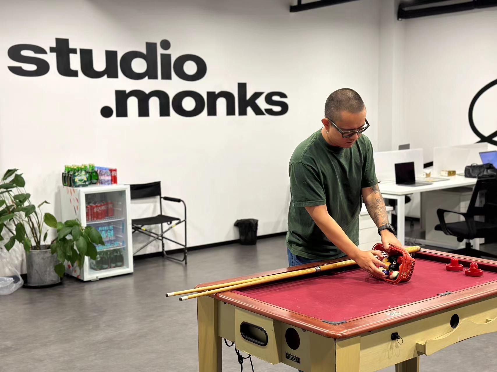 我们有了自己的AI工作室！一起来探索 Studio.Monks - 数英