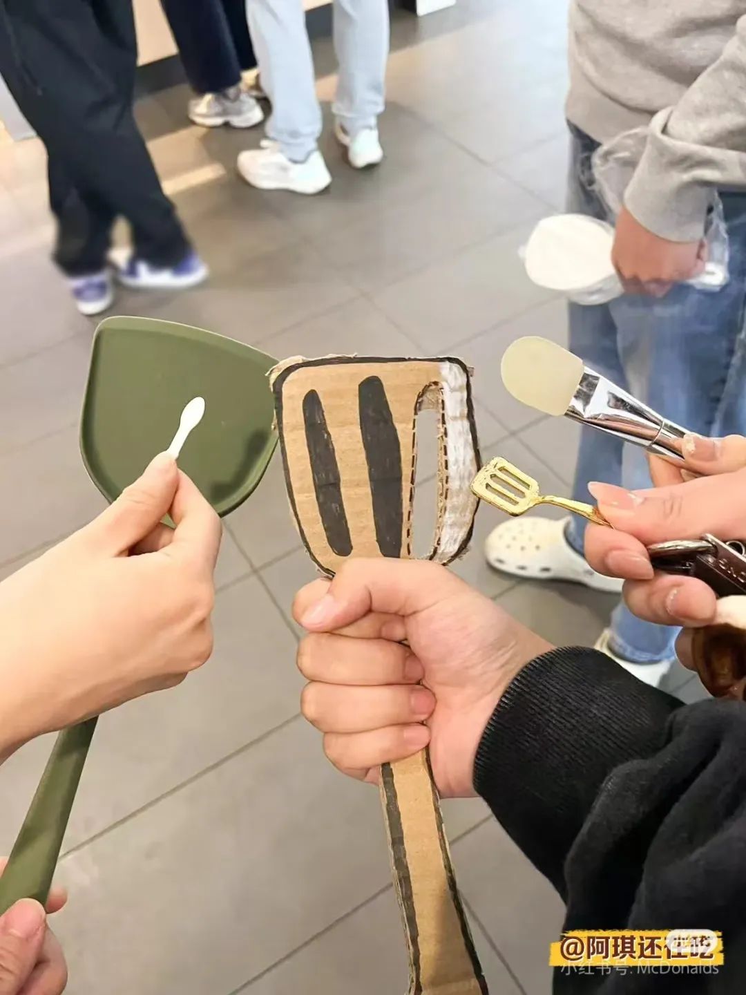 麦当劳“第一届铲子大赛”笑疯了！网友：好羞耻但真香 数英
