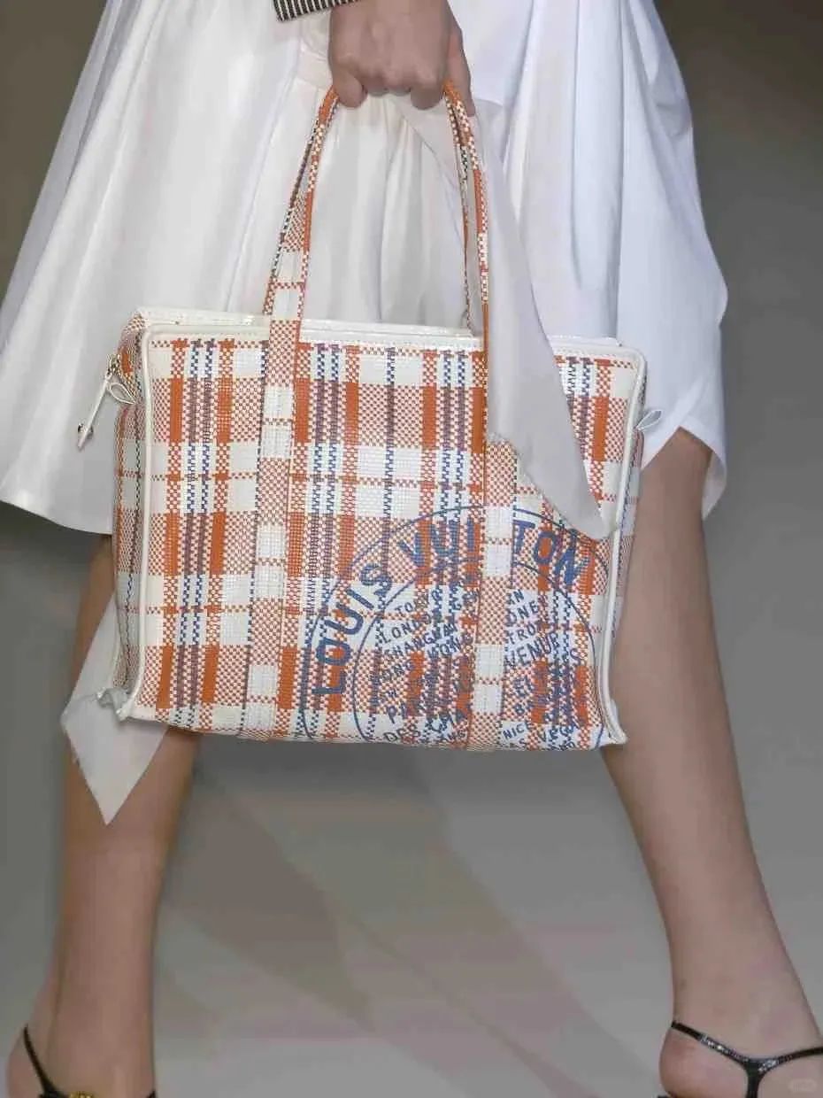 蛇年品牌创意营销开战，年味就这么来了！ - 数英