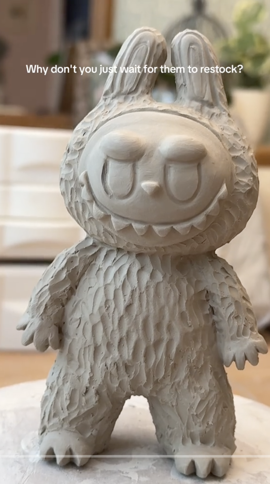 抢成硬通货的Labubu，你不知道的7种流行玩法 - 数英